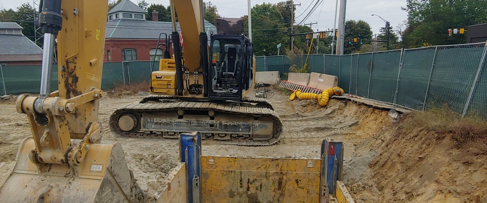 Who funds heavy construction projects?